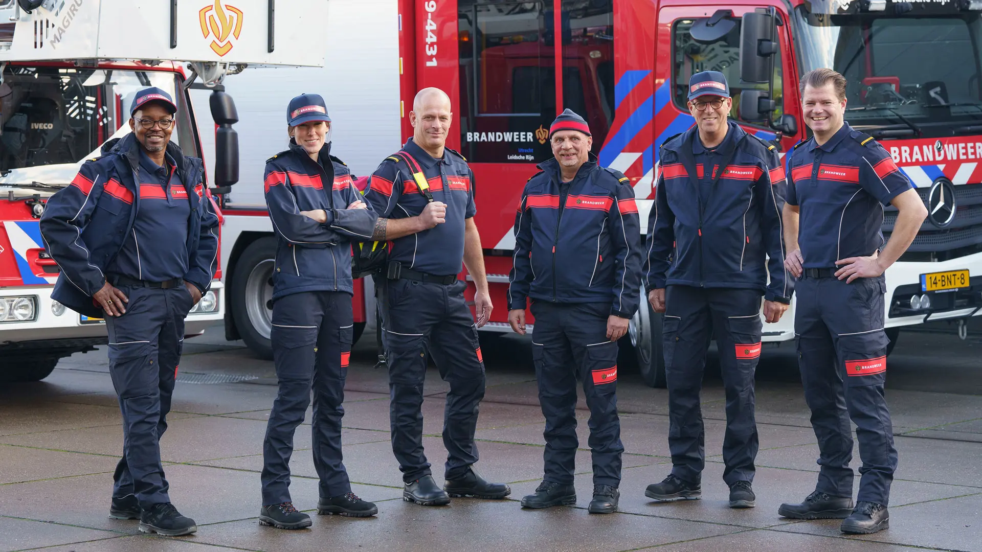 Eerste nieuwe operationeel uniformen brandweer uitgeleverd ...
